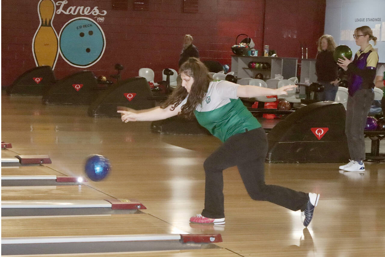 GIRLS PREP BOWLING: Sequim bounces back to edge PA 4-3. | Peninsula ...