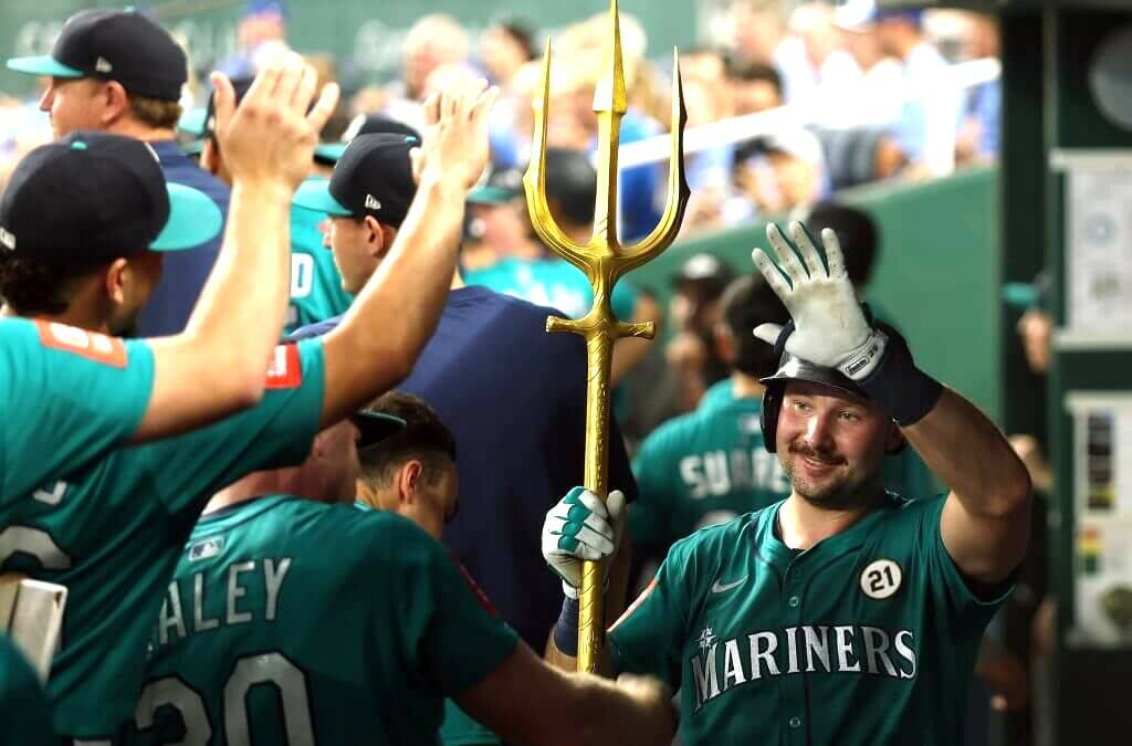SEATTLE MARINERS: Cal Raleigh ties Ken Griffey Jr. with 55th, 56th home ...