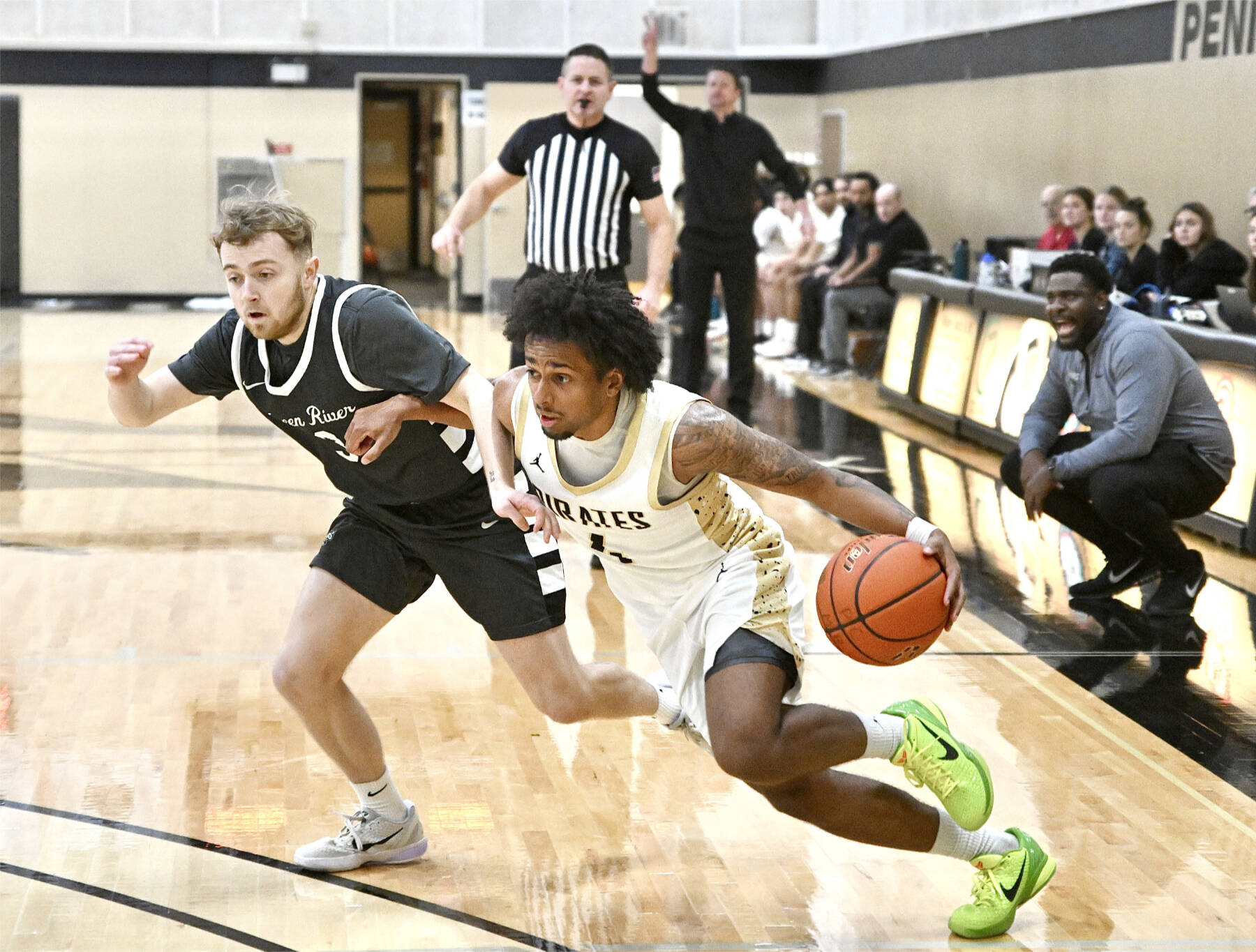 MEN’S BASKETBALL: Peninsula College sets sail under new captain ...