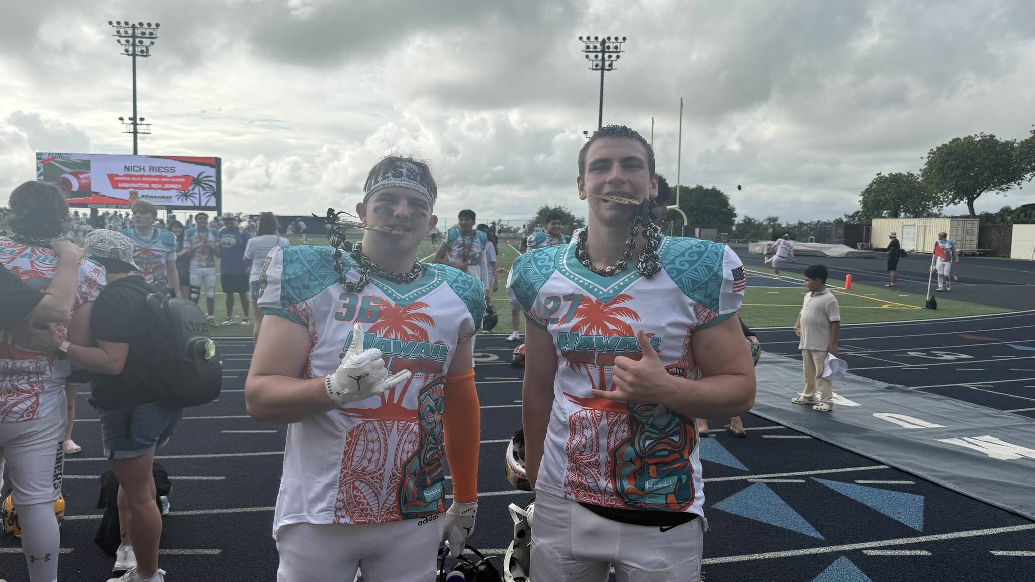 FOOTBALL: Gridiron duo play in Tiki Bowl | Peninsula Daily News