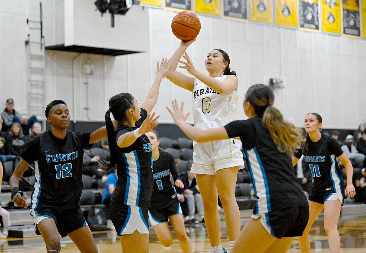 COLLEGE BASKETBALL: Peninsula women extend streak to 44 games ...